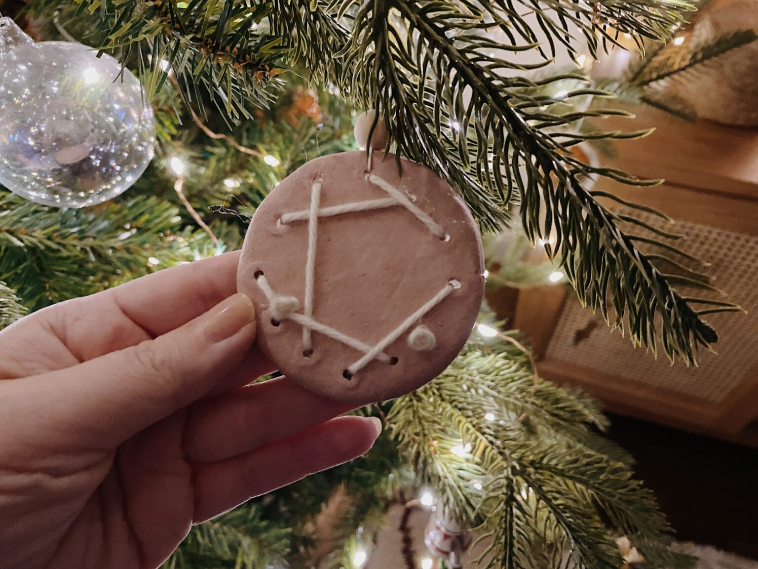 diy woven snowflake ornaments – almost makes perfect